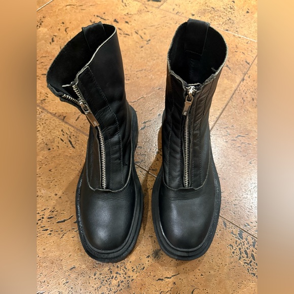 Zara | Shoes | Zara Leather Chelsea Combat Boots With Zipper | Poshmark